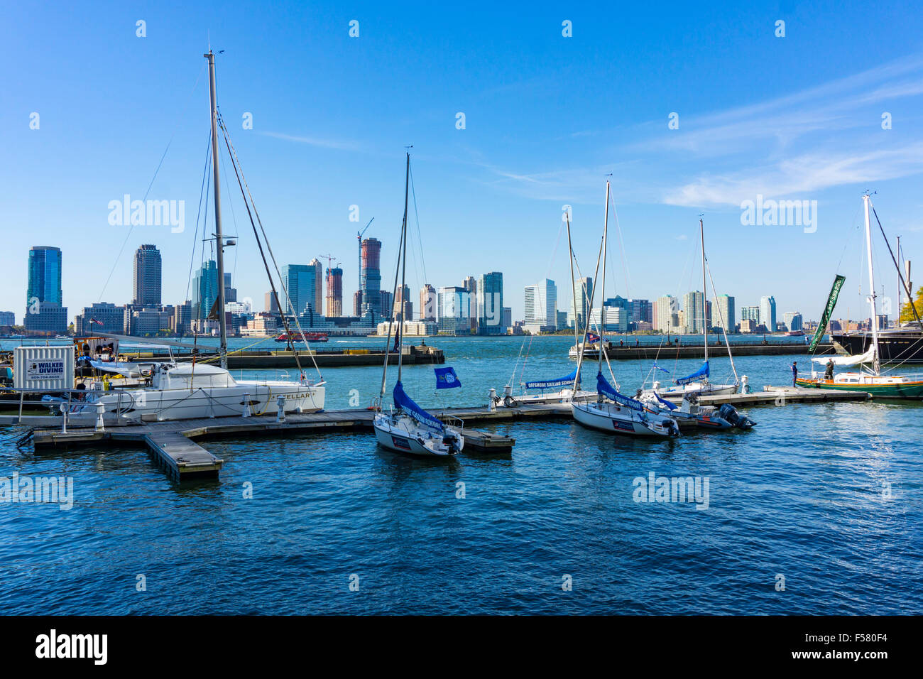 New york harbour boat hi-res stock photography and images - Alamy