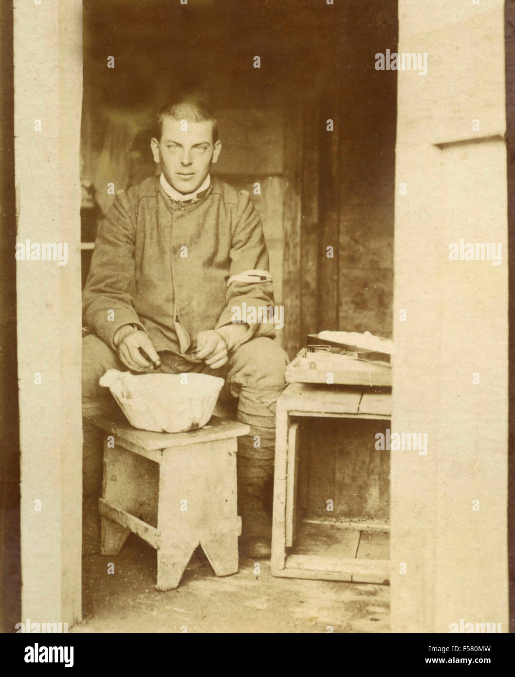 Soldier peeling potatoes hi-res stock photography and images - Alamy