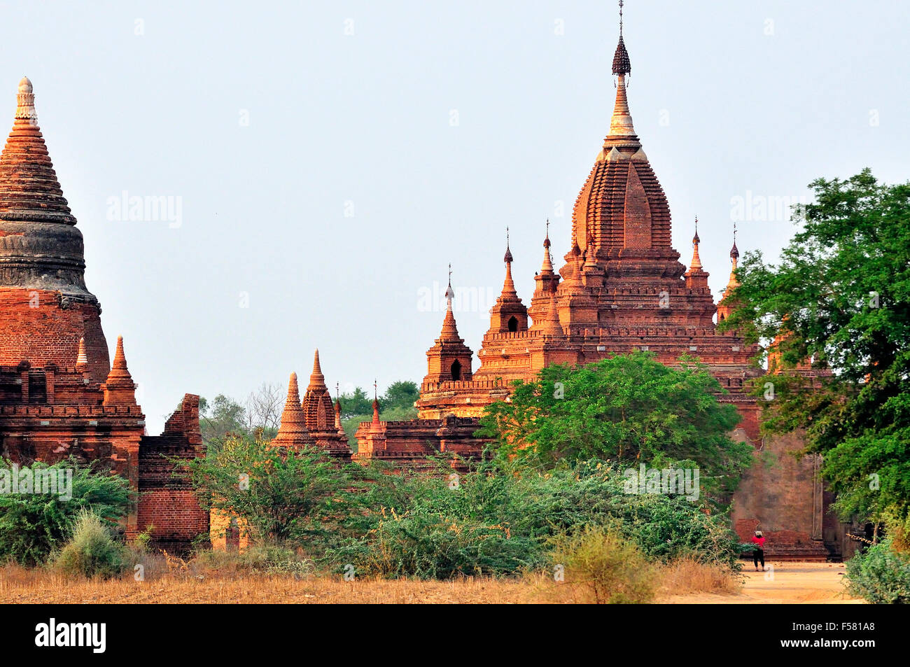 Burmese buddhist monuments hi-res stock photography and images - Alamy
