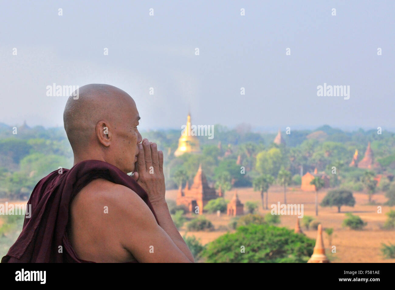 Buddhist monk praying hands hi-res stock photography and images - Alamy