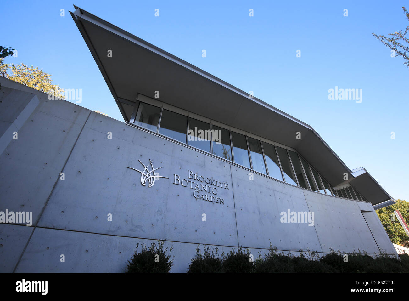 Brooklyn Botanic Garden Building High Resolution Stock Photography and ...