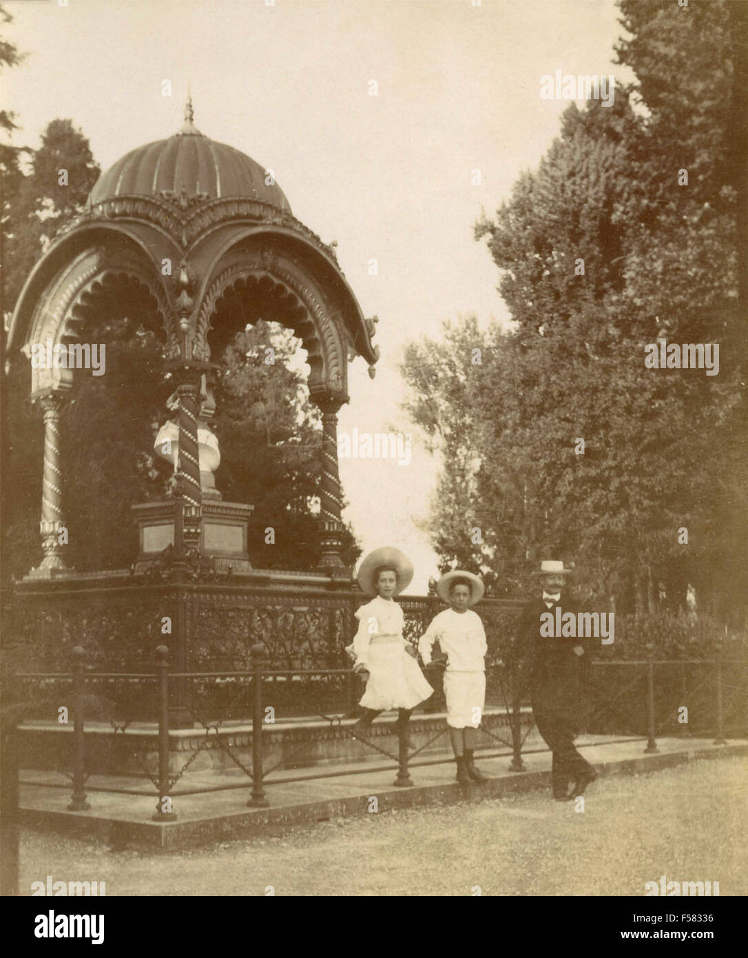 Kids to the park, Florence, Italy, September 1905 Stock Photo - Alamy