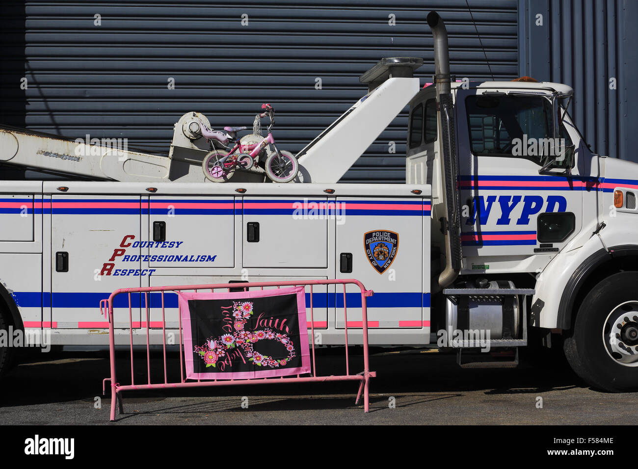 Heavy Nypd Police Tow Truck Parking In Violation Tow Service Pier 76