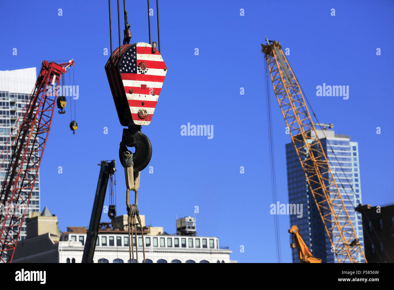 Construction site hudson yards project hi-res stock photography and ...