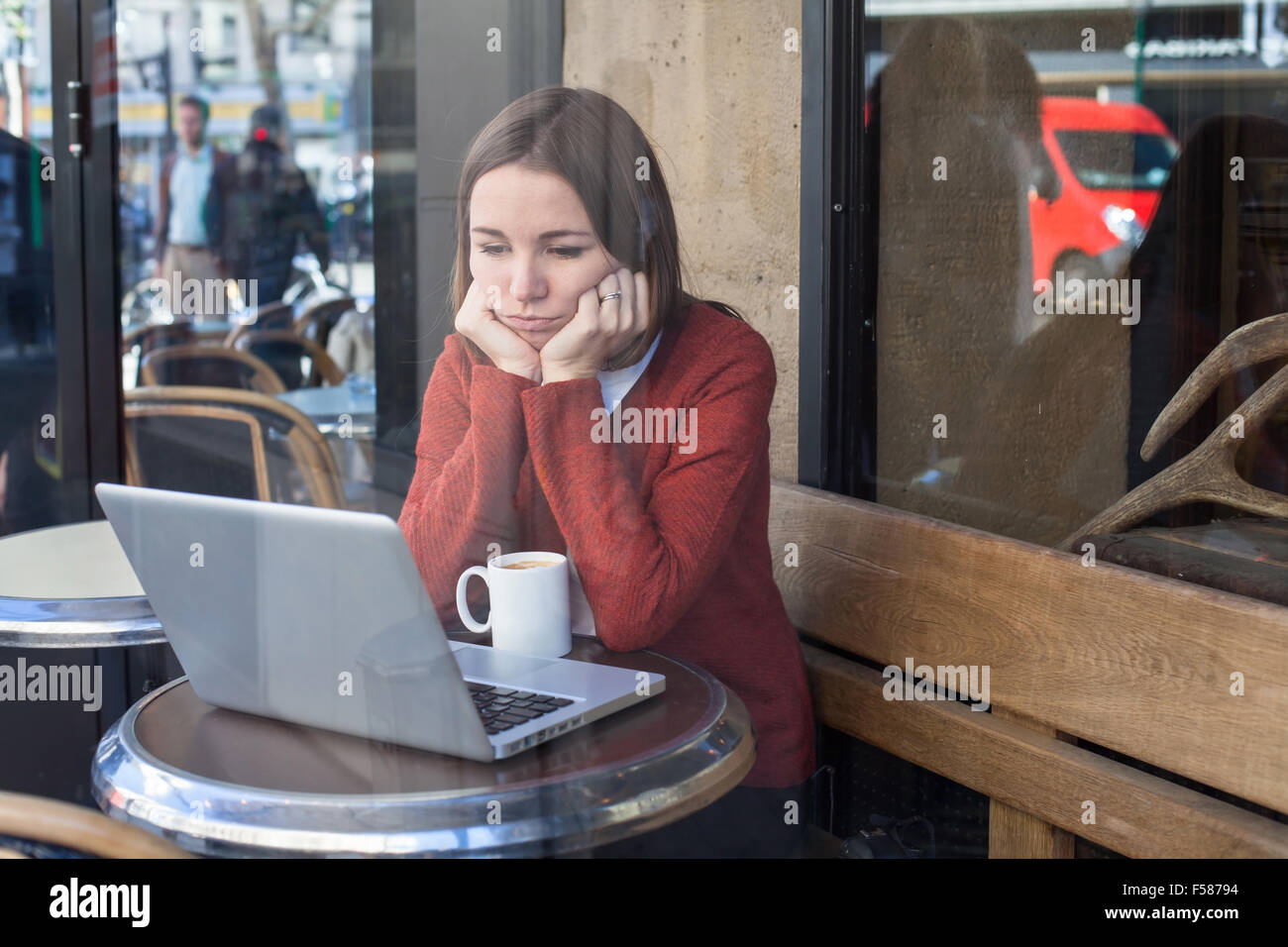 Sad hi-res stock photography and images - Alamy