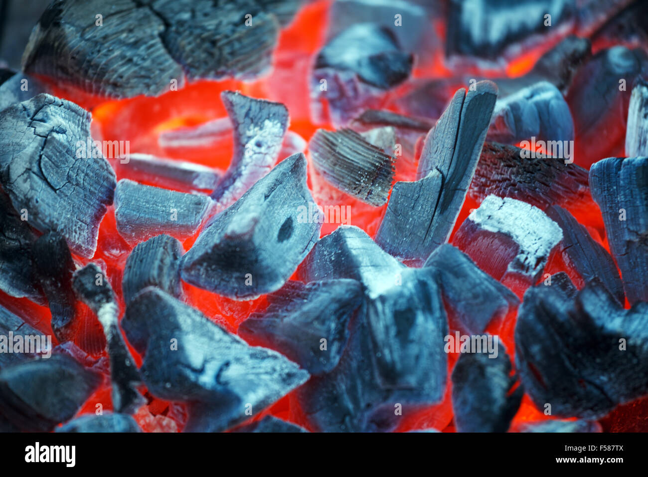 Burning charcoals hi-res stock photography and images - Alamy