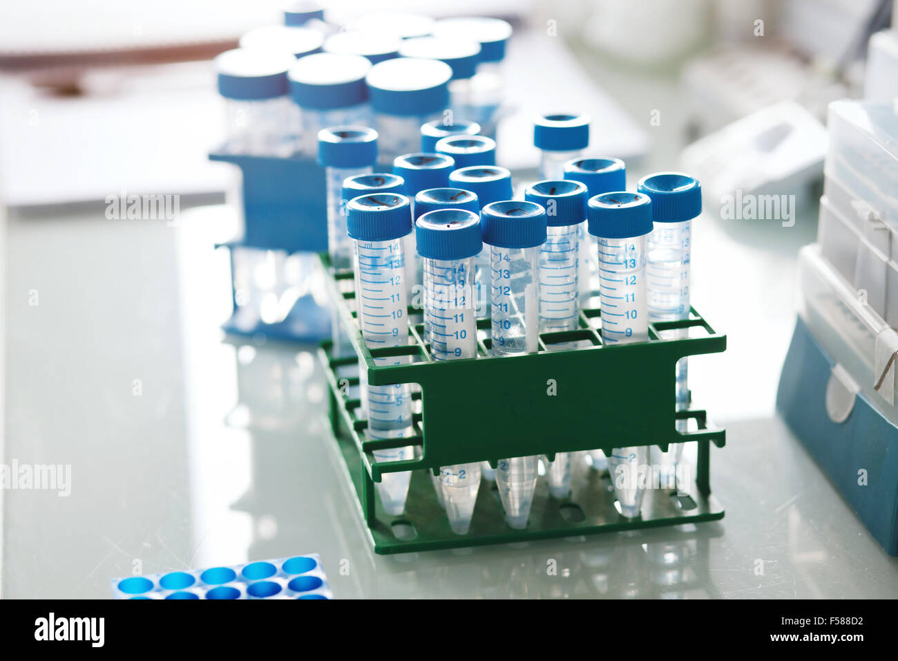 Science test tubes not equal hi-res stock photography and images - Alamy