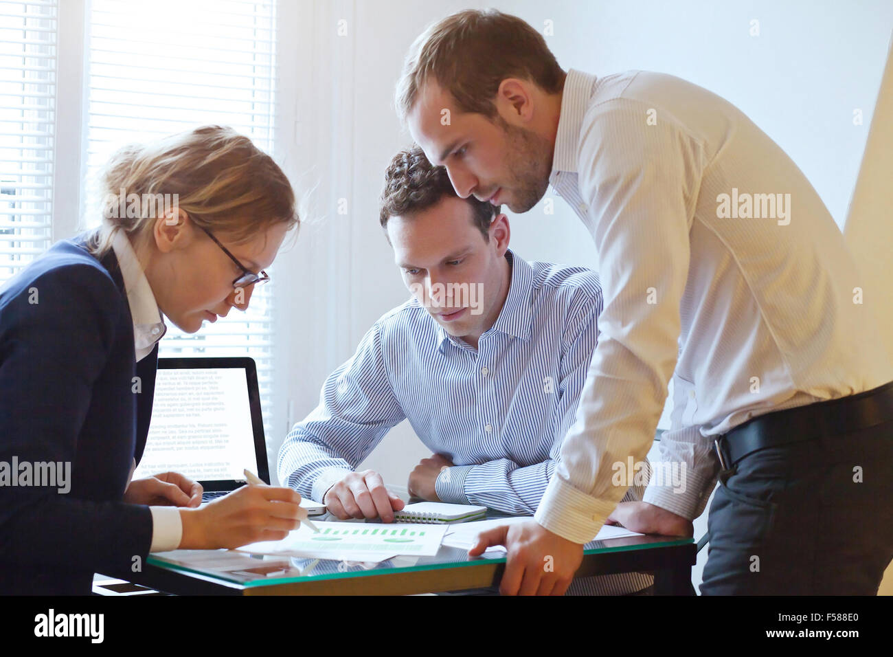 Business team on group hi-res stock photography and images - Alamy