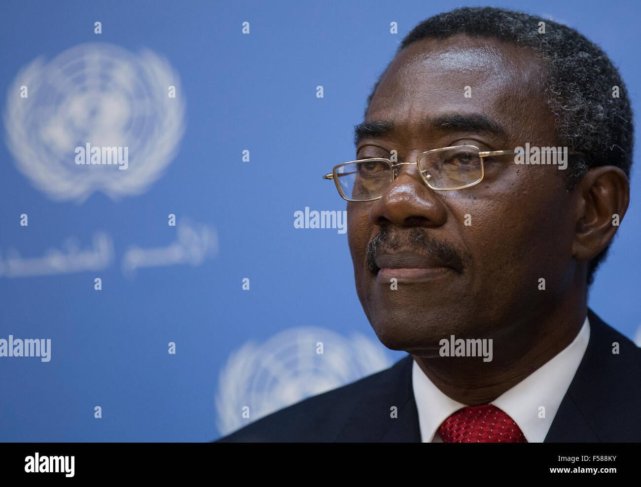 New York City, United States. 29th Oct, 2015. Press briefing by Victor ...
