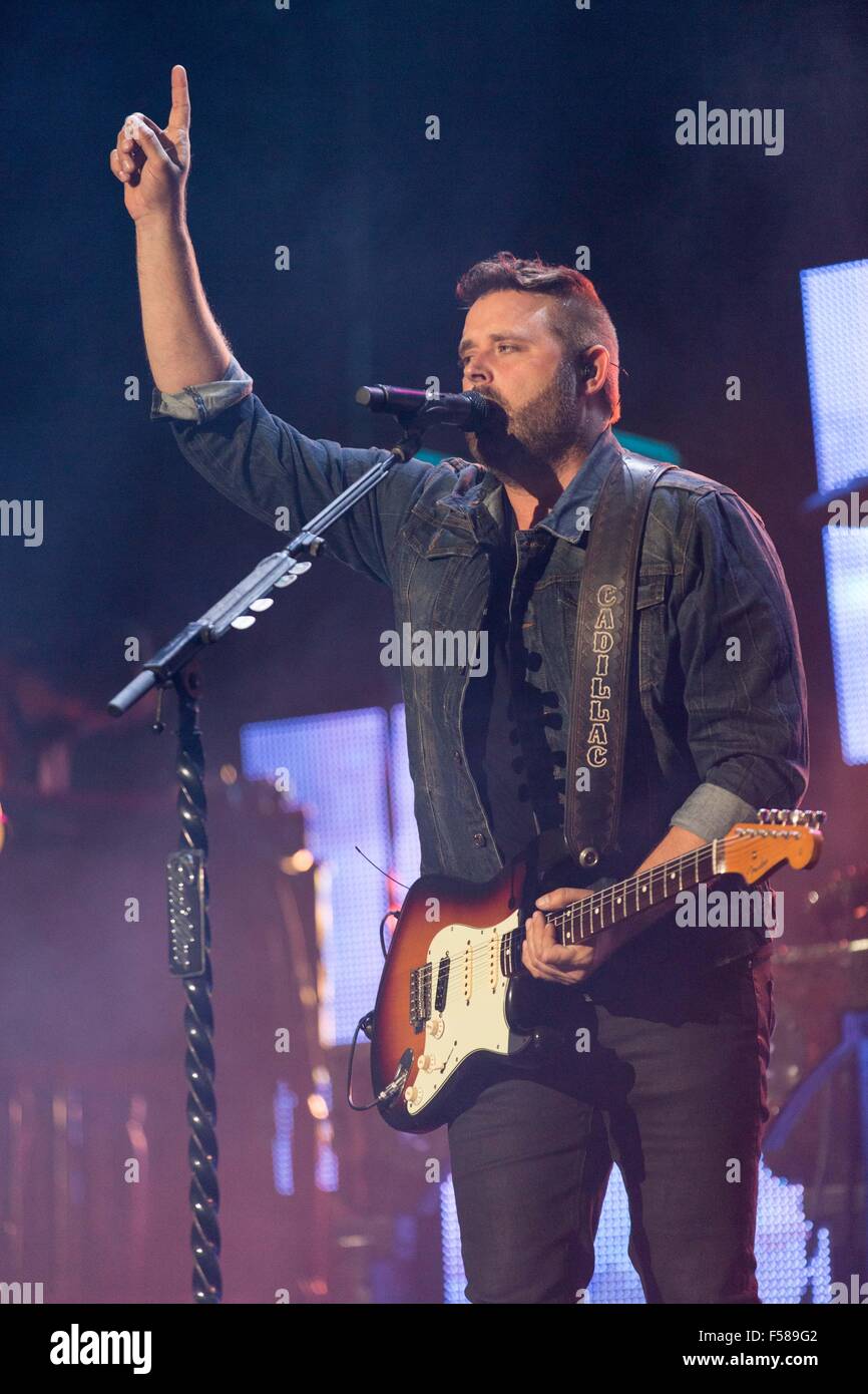 Chicago, Illinois, USA. 28th Oct, 2015. Country singer RANDY HOUSER ...