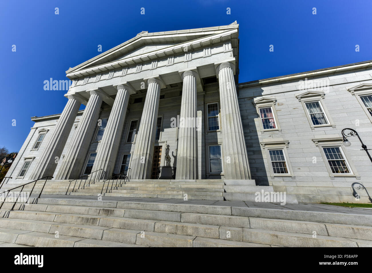 Montpelier vermont state capitol building hi-res stock photography and ...