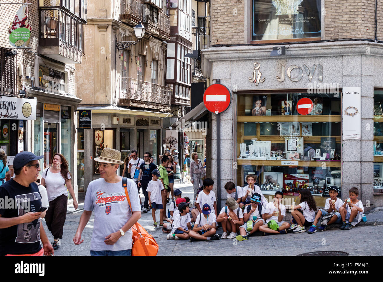 World class store hi-res stock photography and images - Alamy