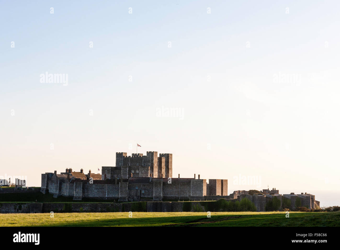England, Dover castle. Castle and keep on horizon. Side of keep and ...