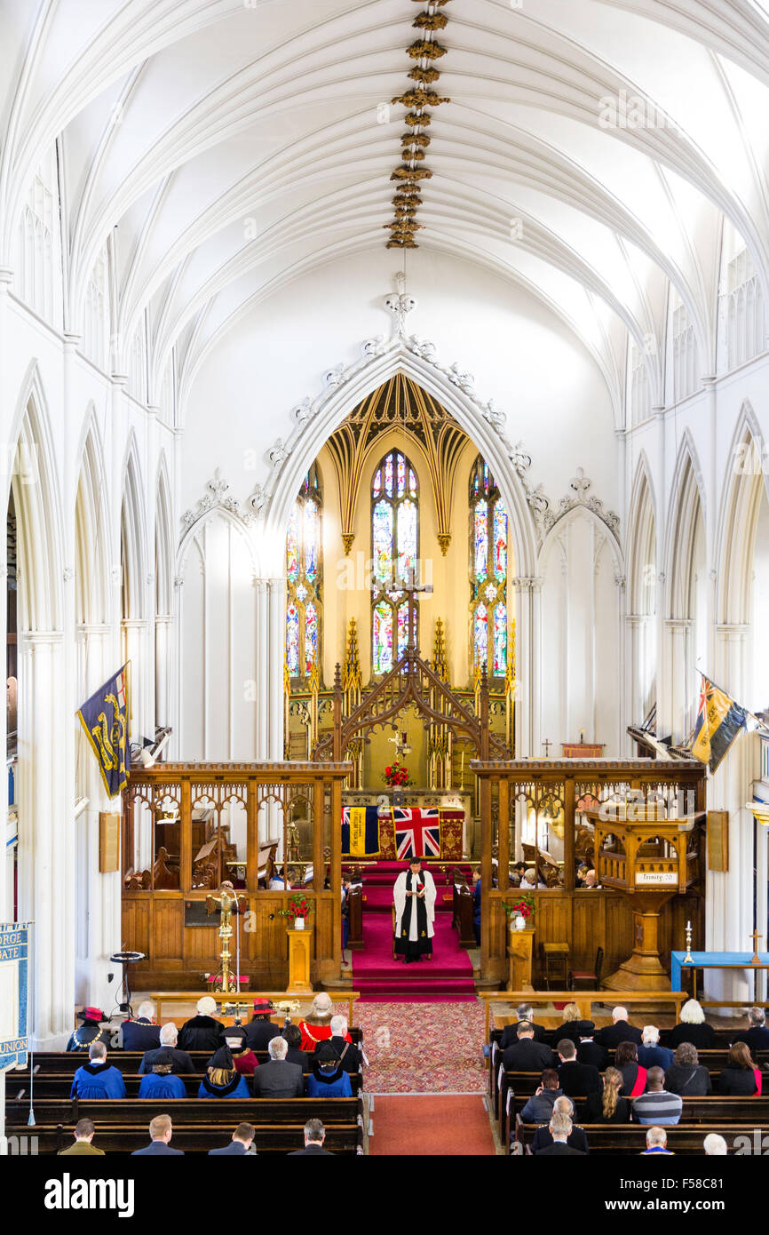 Packed church hi-res stock photography and images - Alamy