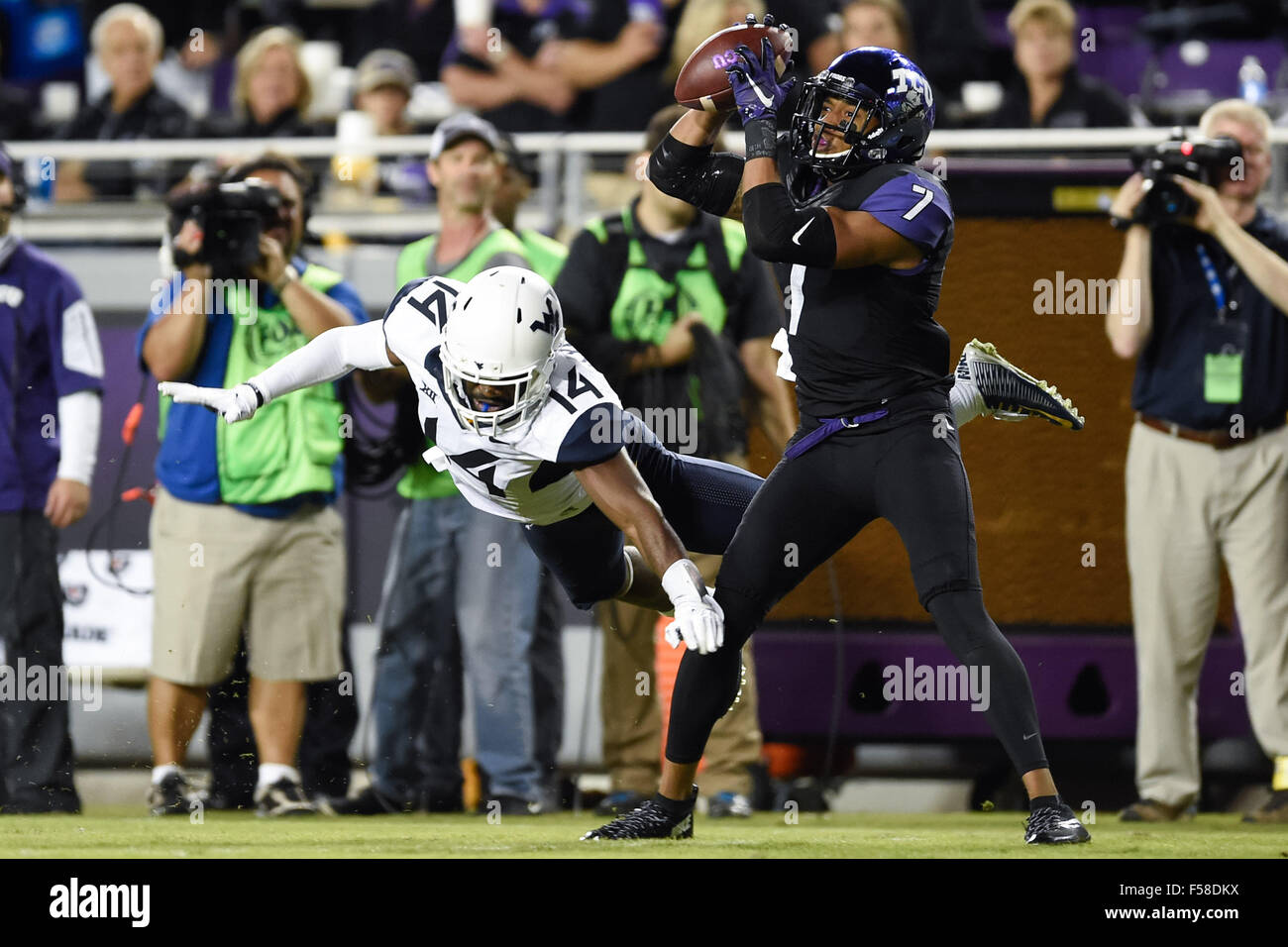 October 29, 2015: TCU Horned Frogs wide receiver Kolby Listenbee (7 ...