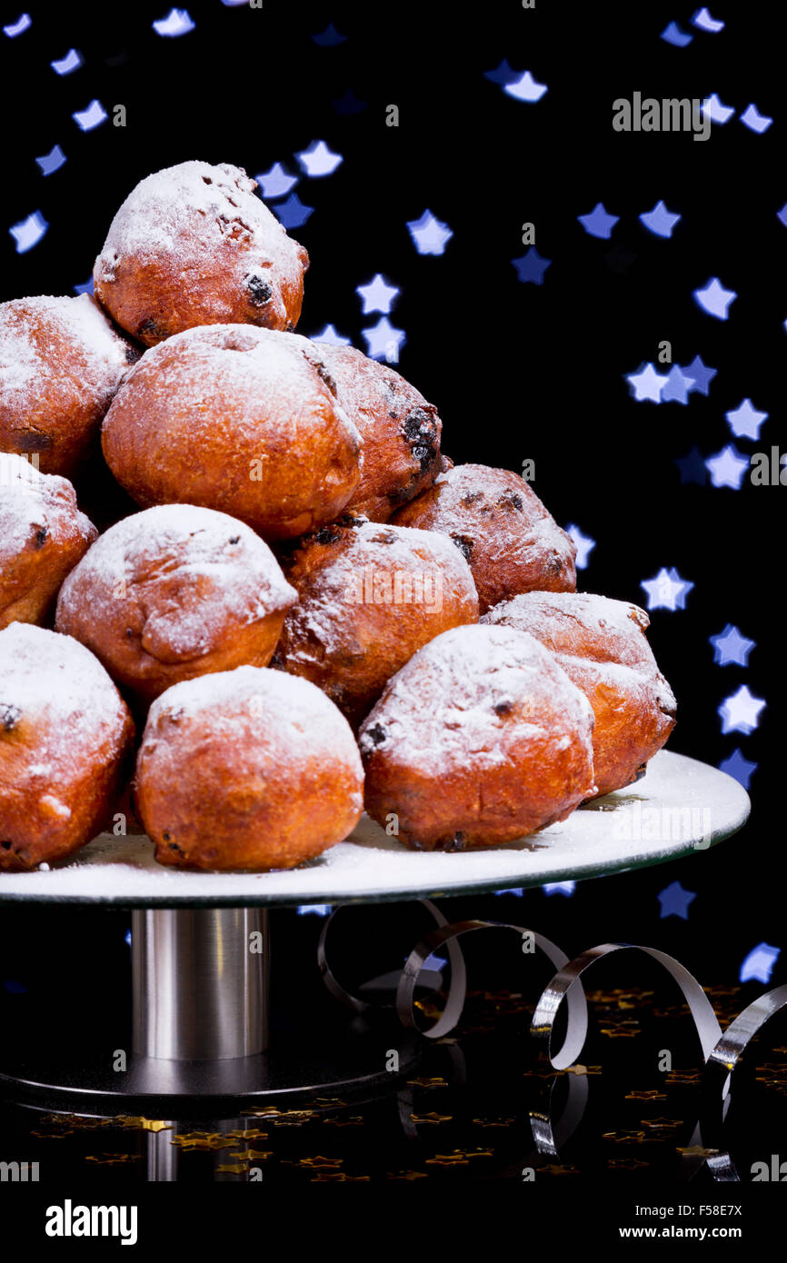 'Oliebollen', traditional Dutch pastry for New Year's Eve Stock Photo ...
