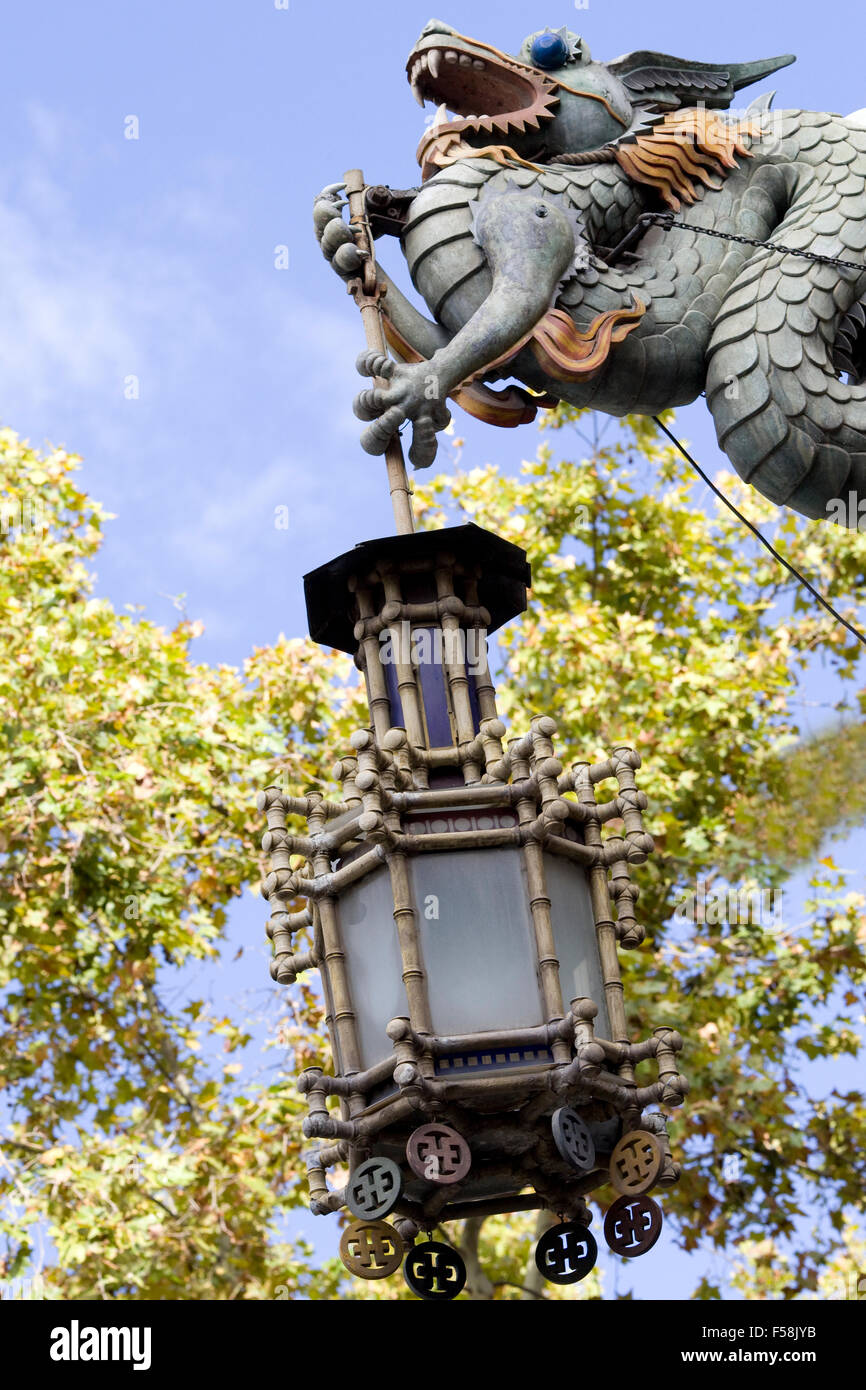 Illuminated chinese dragon light hi-res stock photography and images ...