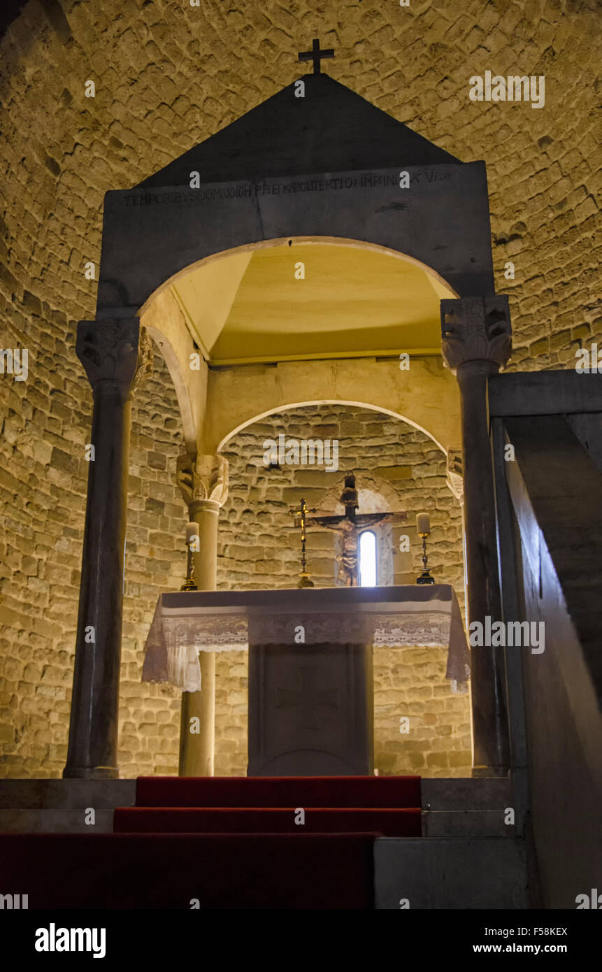 View of the altar and apse of a church Stock Photo - Alamy