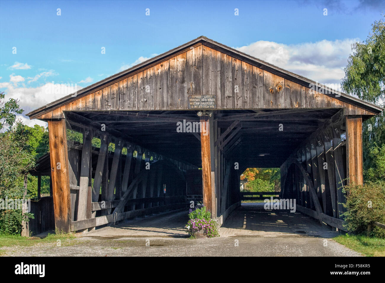 Double span bridge hi-res stock photography and images - Alamy