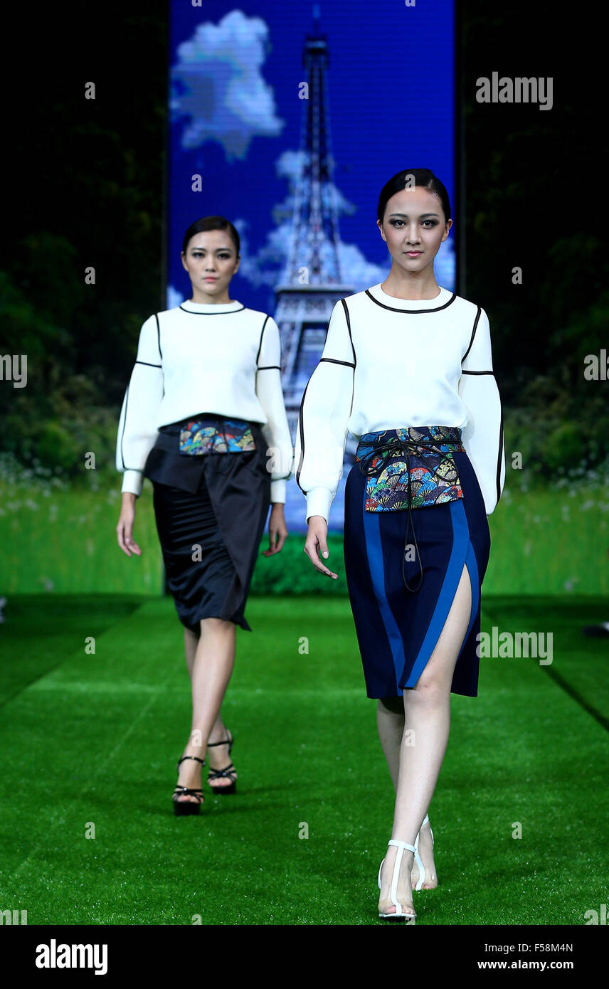 Beijing, China. 30th Oct, 2015. Models show creations of PLD Fu Suqin Collection by designing Fu ...