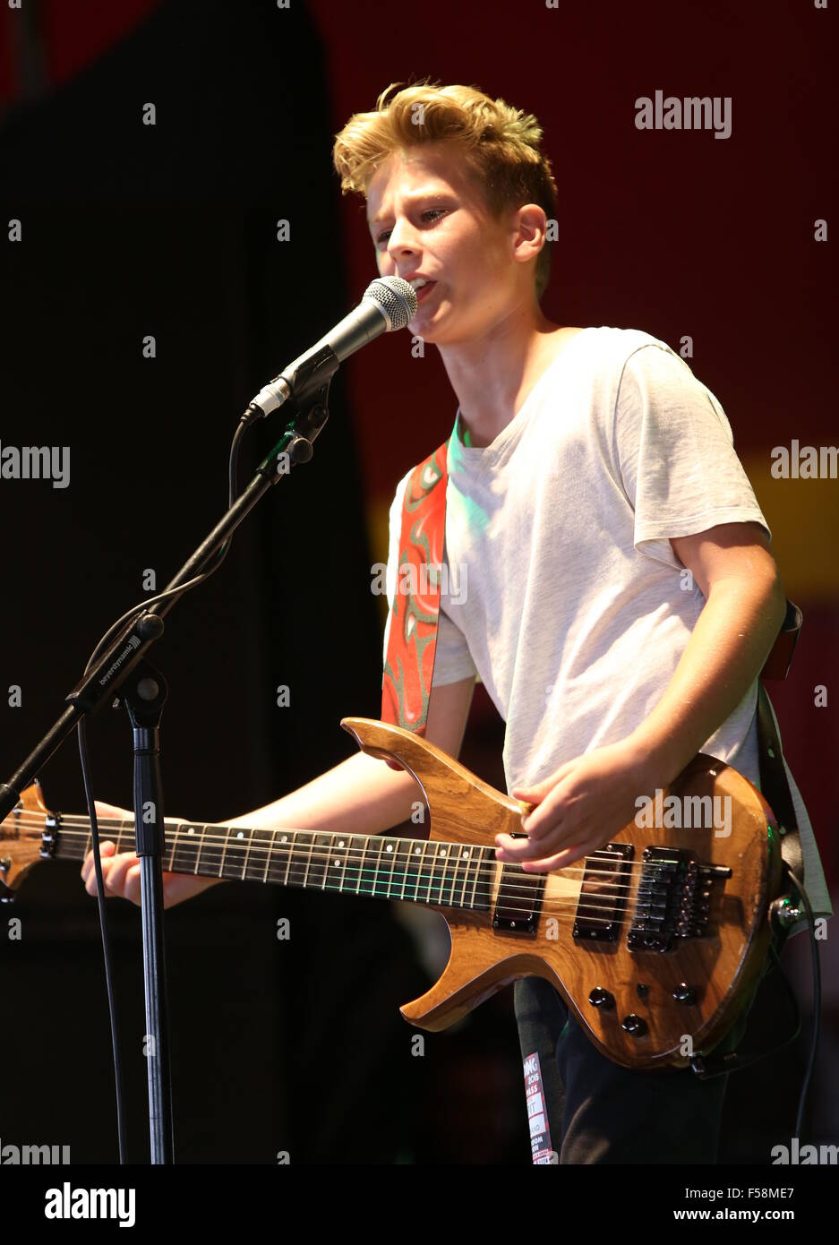 Reading Festival 2015 - Day 2 - Performances Featuring: The Mini Band ...