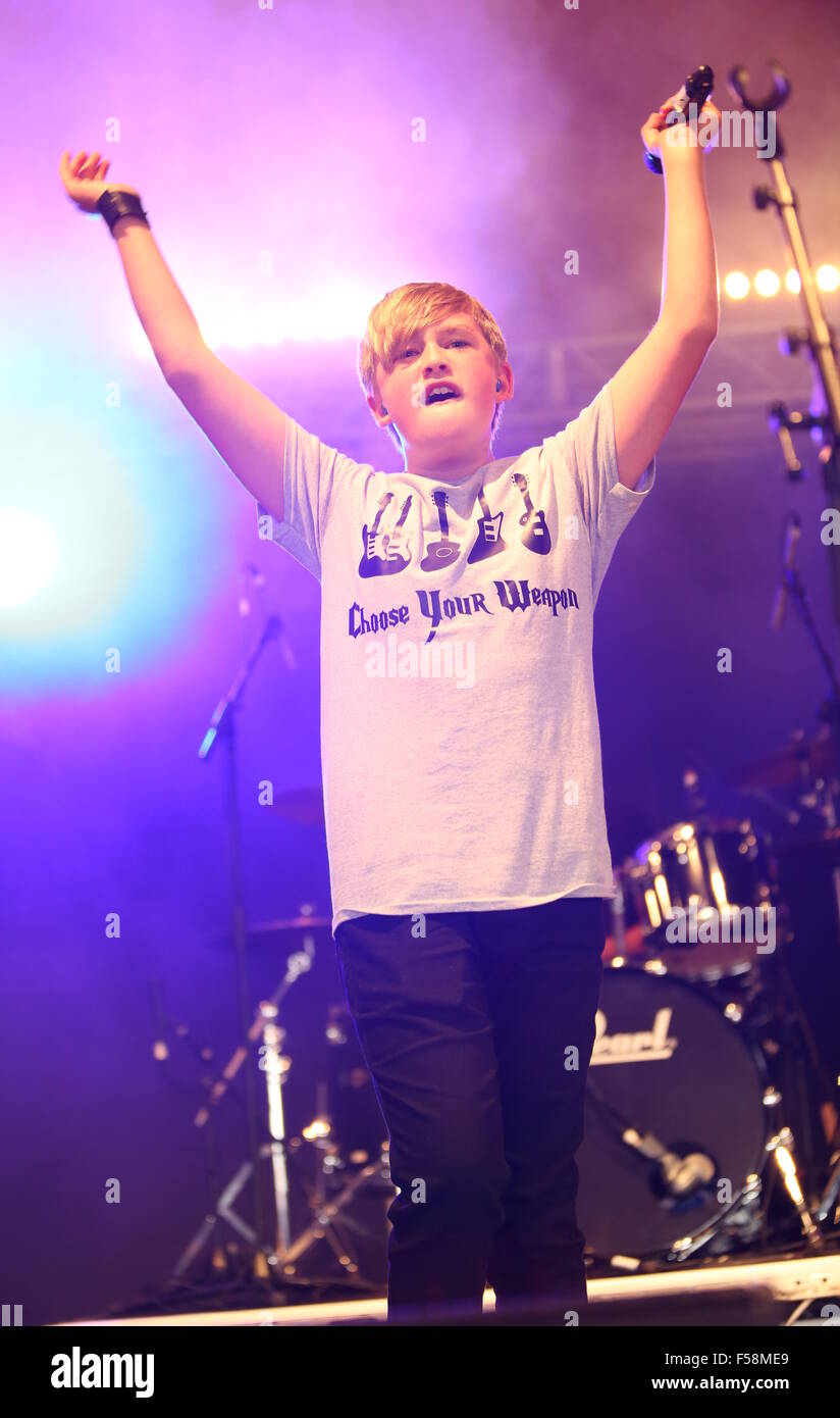 Reading Festival 2015 - Day 2 - Performances Featuring: The Mini Band ...