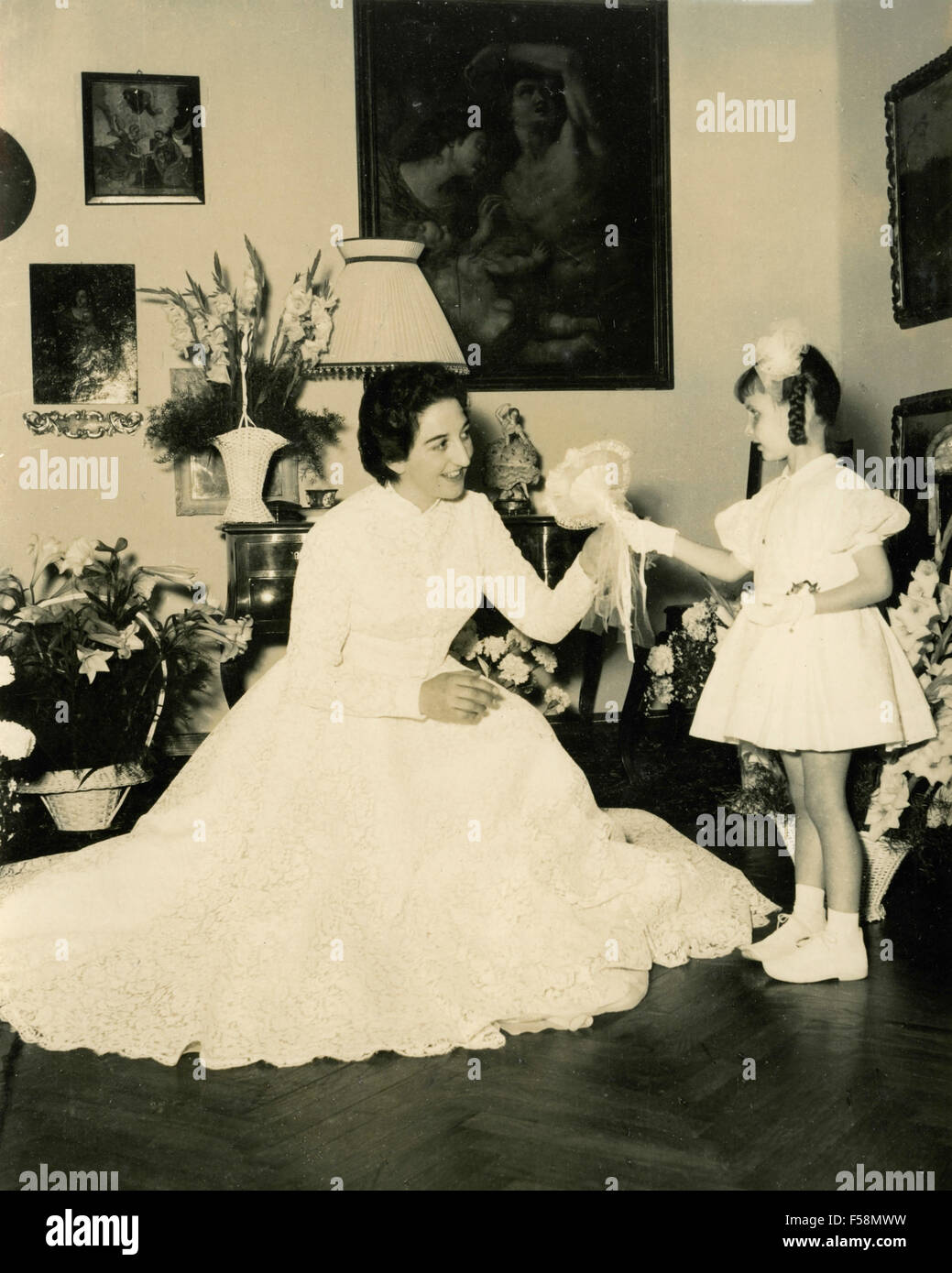 1950s wedding dress italy hi-res stock photography and images - Alamy