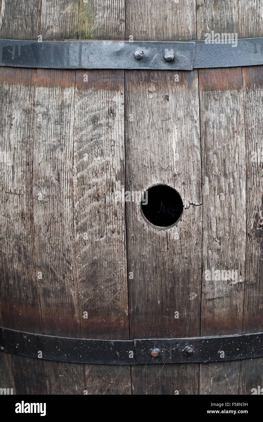 The old barrel Stock Photo - Alamy