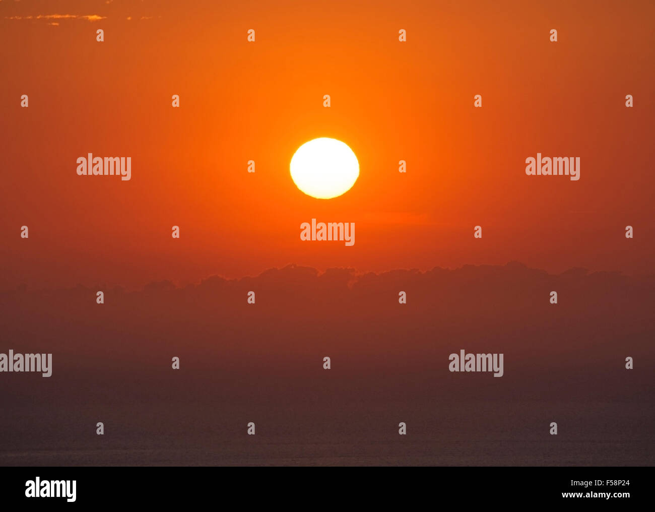 Subtle sun hi-res stock photography and images - Alamy