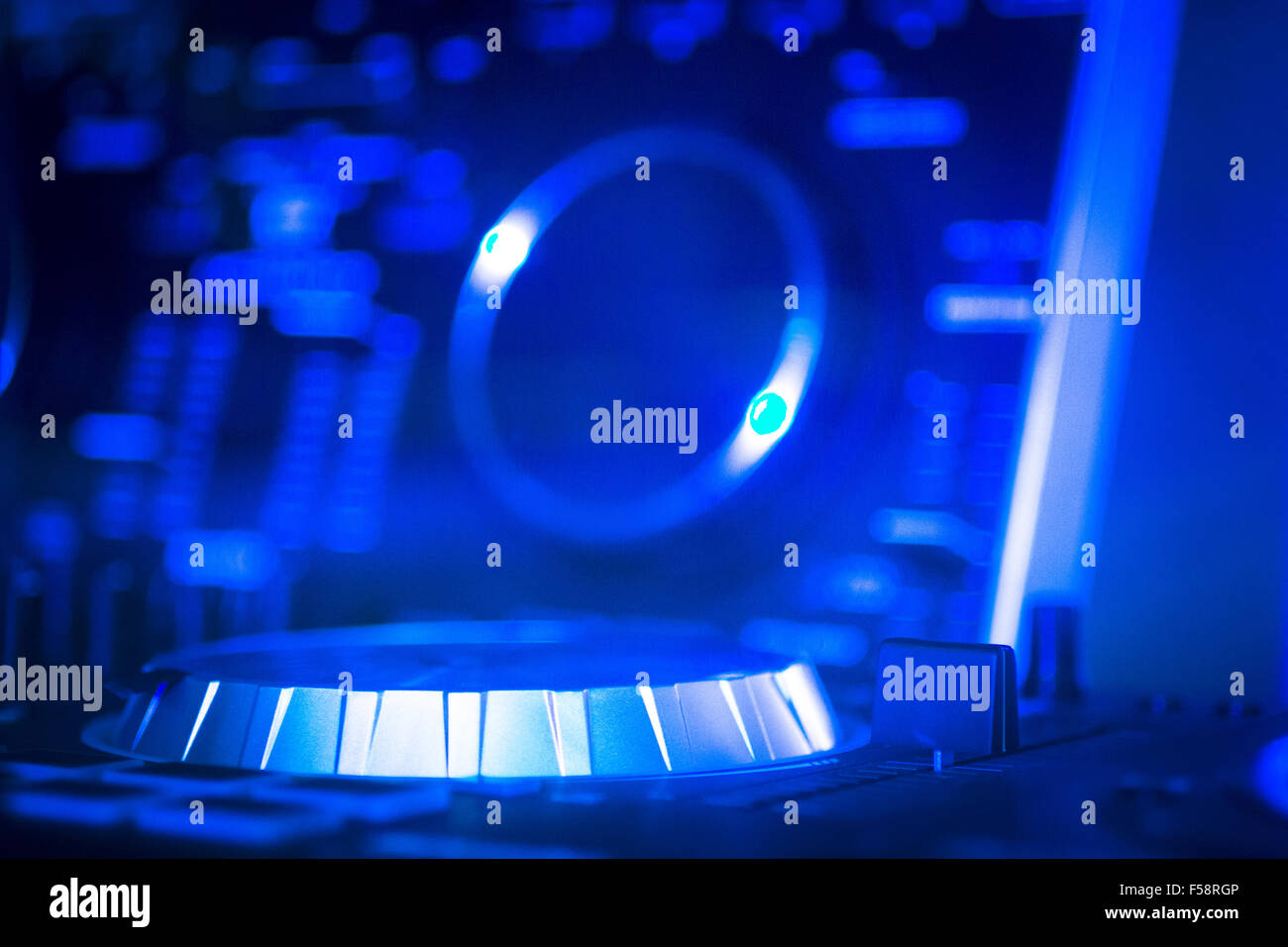 DJ console cd mp4 deejay mixing desk Ibiza house techno dance music ...