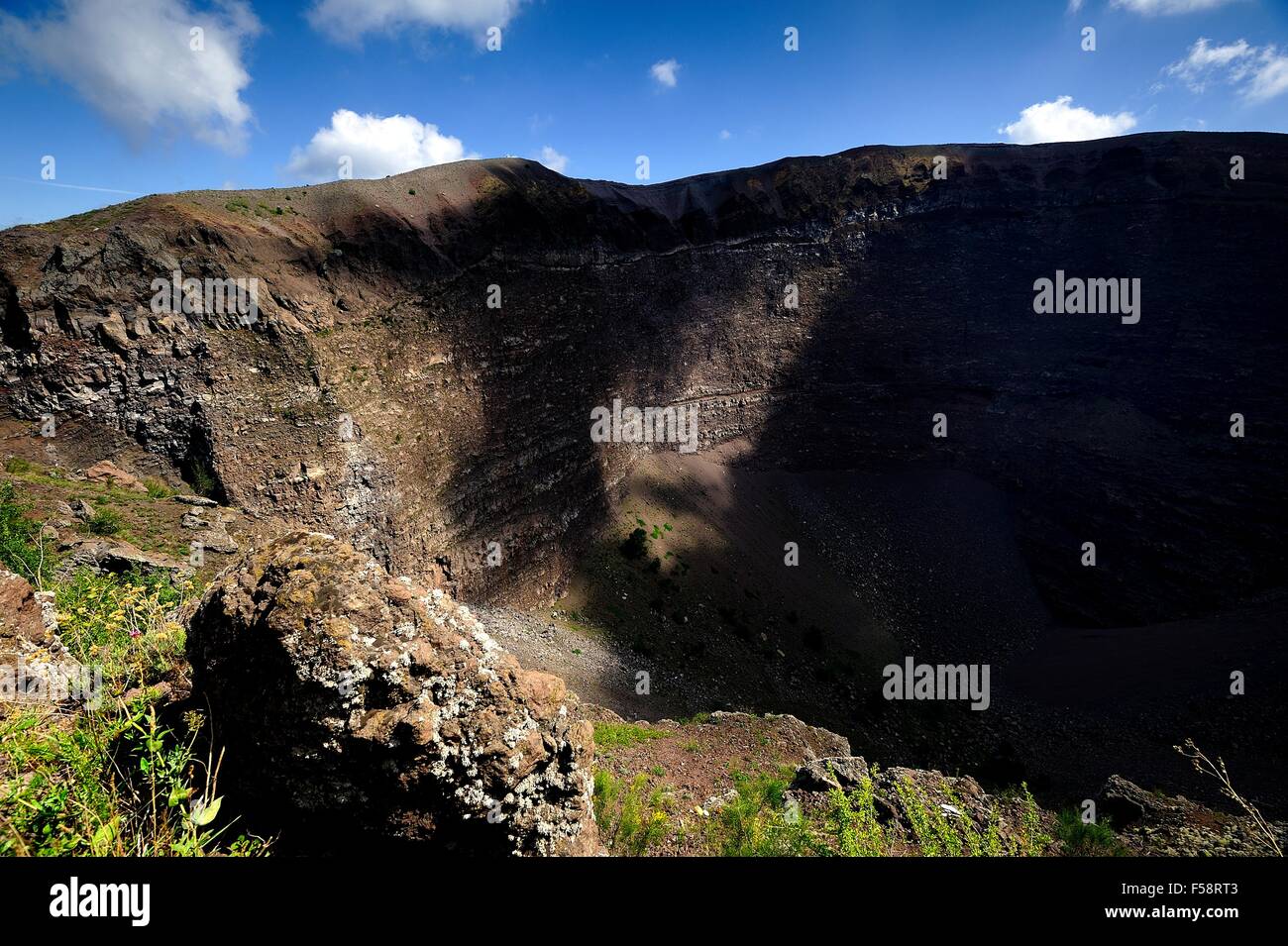 The Crater of Mount Vesuvius Stock Photo - Alamy