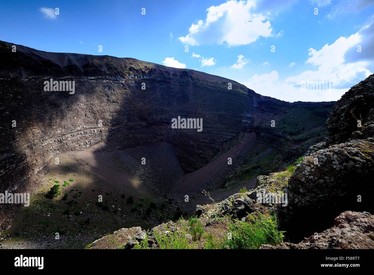 The Crater of Mount Vesuvius Stock Photo - Alamy