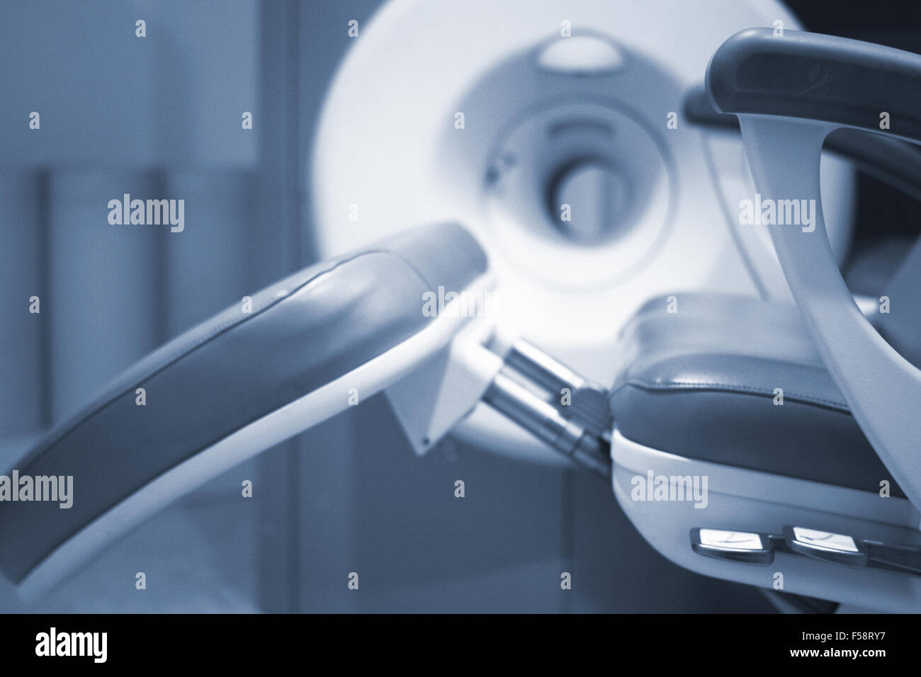 Fully open high field Magnetic Resonance Image MRI CAT scan scanner ...