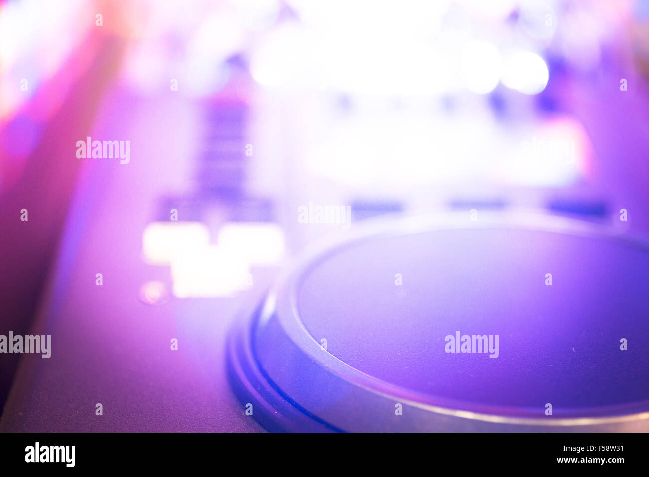 DJ console cd mp4 deejay mixing desk Ibiza house techno dance music ...