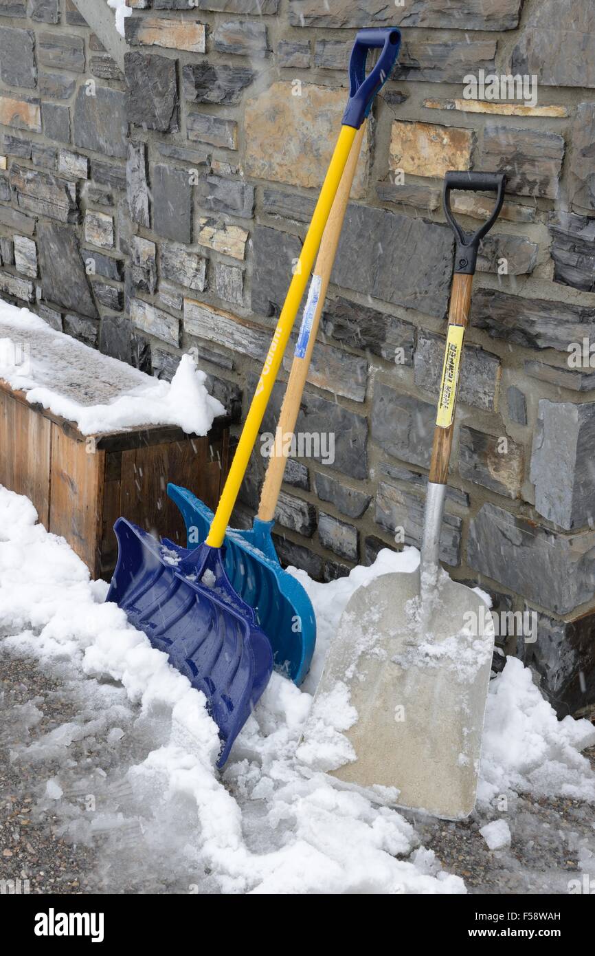 Plastic shovels hi-res stock photography and images - Alamy