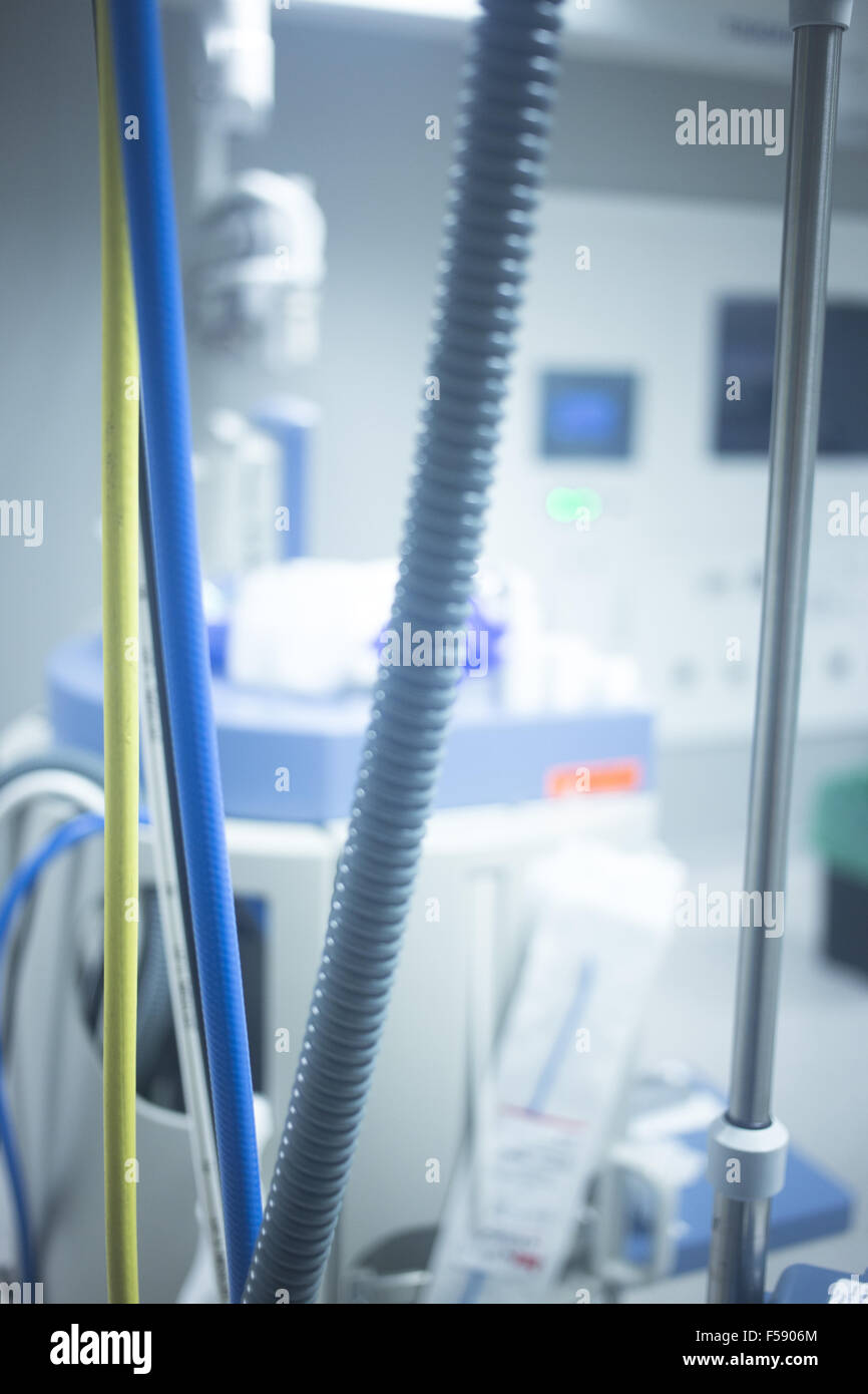 Traumatology orthopedic surgery hospital emergency operating room bed ...