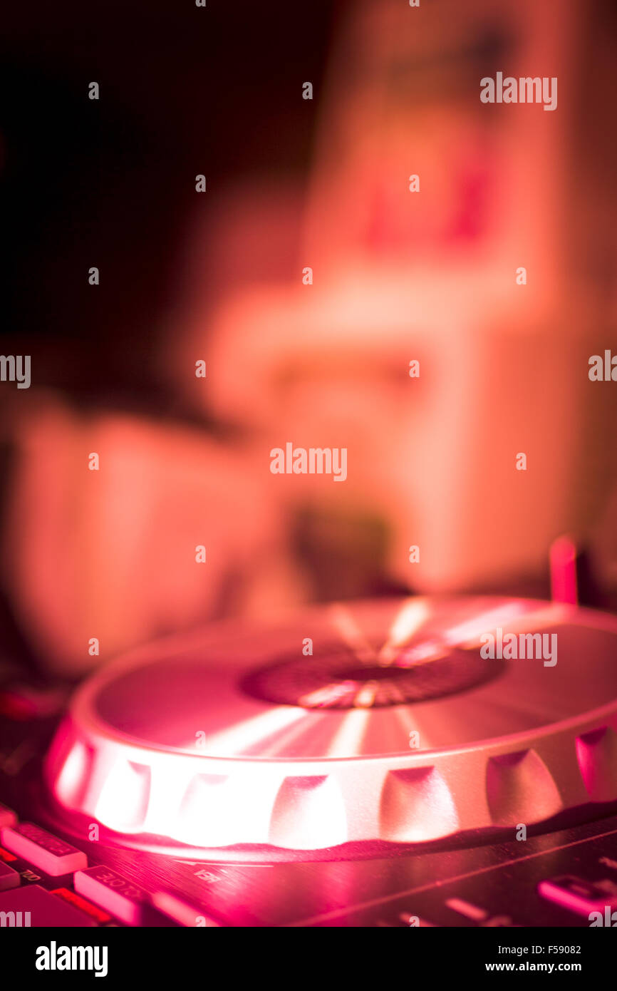 DJ console cd mp4 deejay mixing desk Ibiza house techno dance music ...