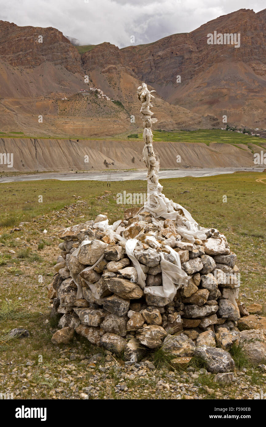 India, Himachal Pradesh, Spiti Valley, Khurik, simple stone chorten ...