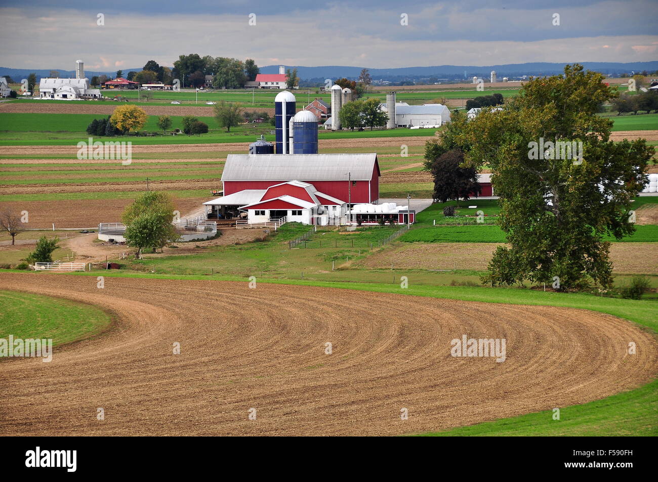 Lancaster County, Pennsylvania: Freshly plowed fields and an Amish farm ...