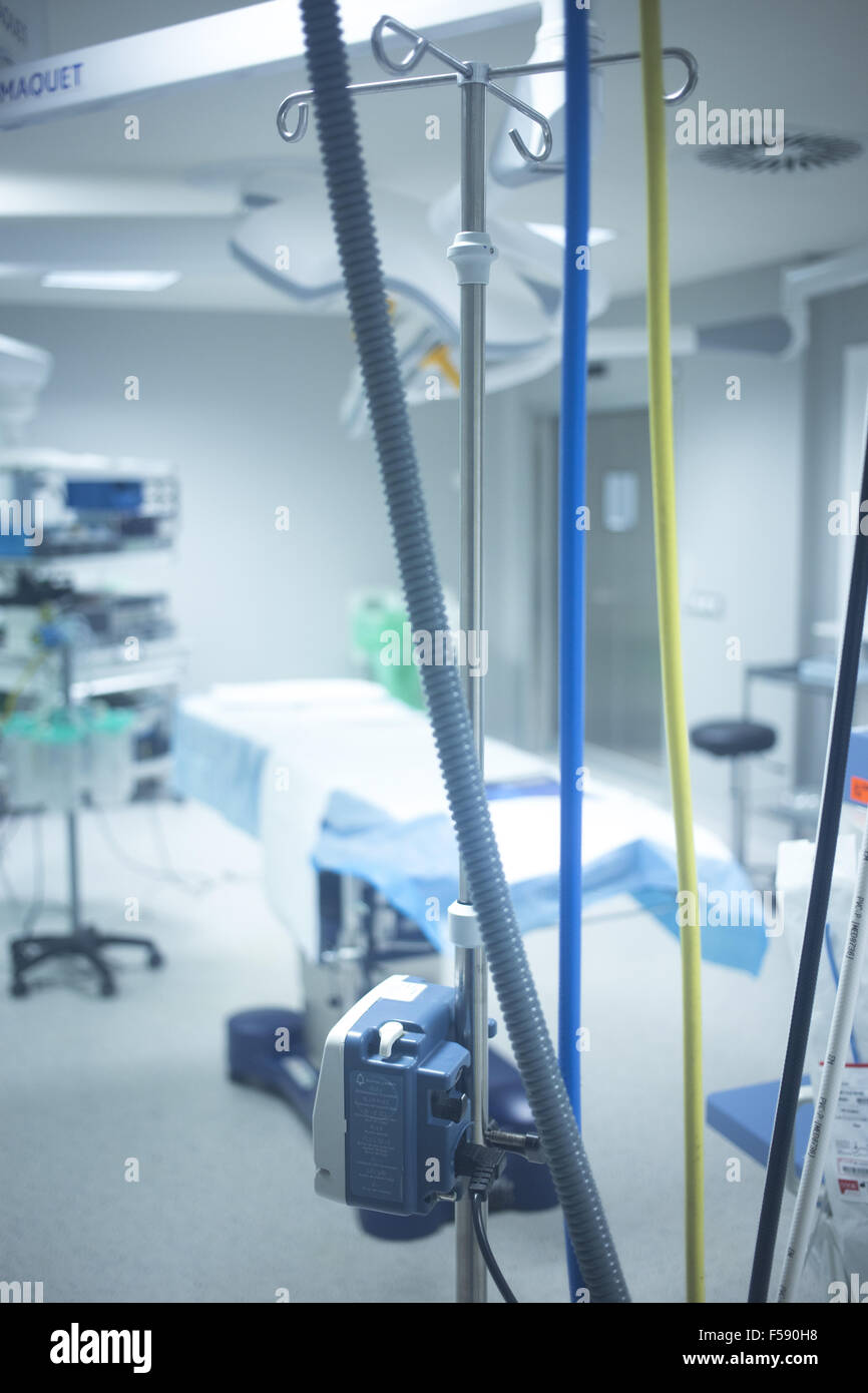 Traumatology orthopedic surgery hospital emergency operating room bed ...