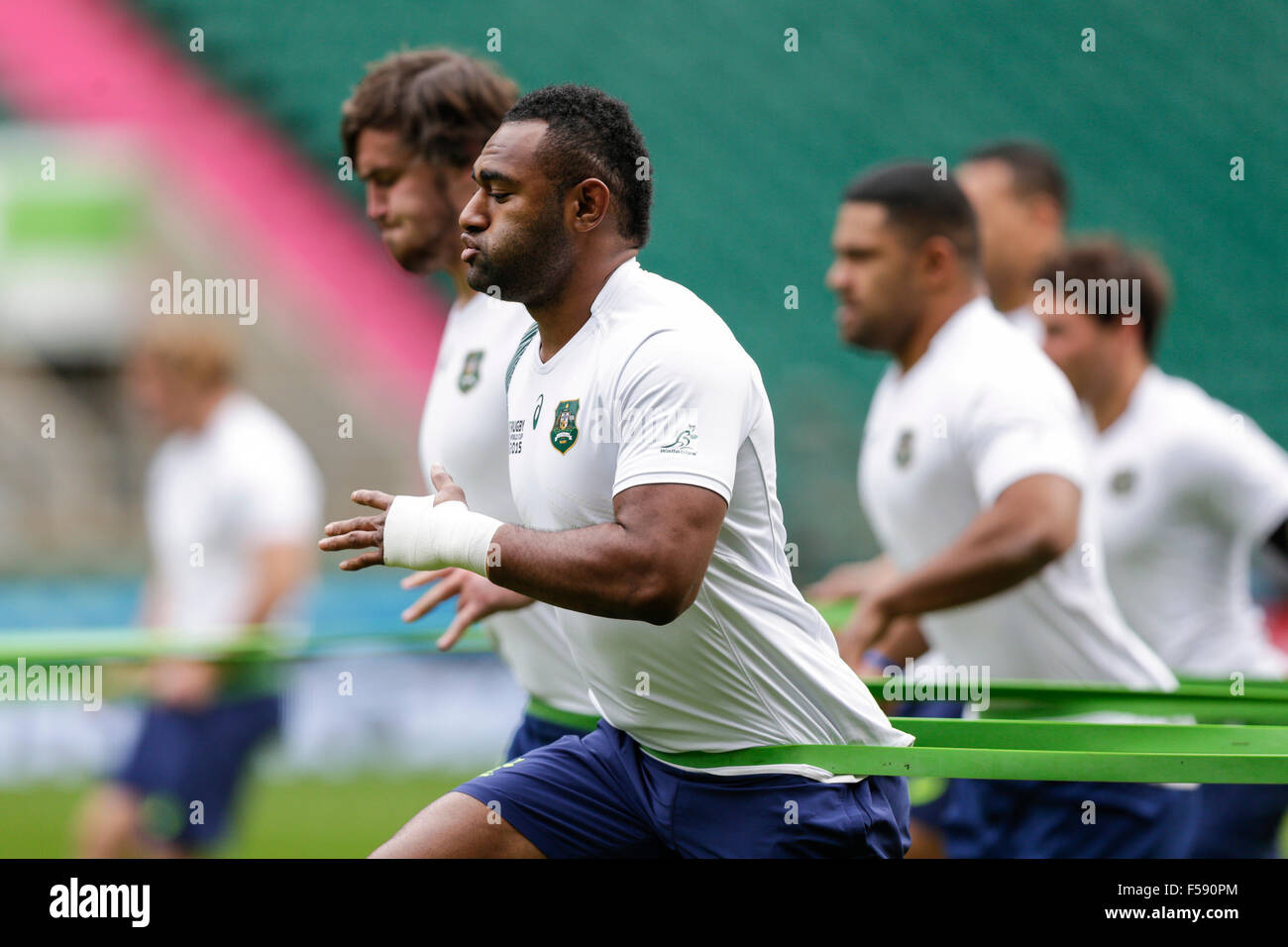 Australian rugby team captains run 2015 hi-res stock photography and ...