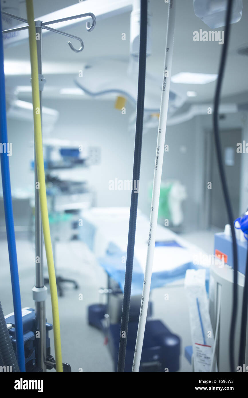 Traumatology orthopedic surgery hospital emergency operating room bed ...