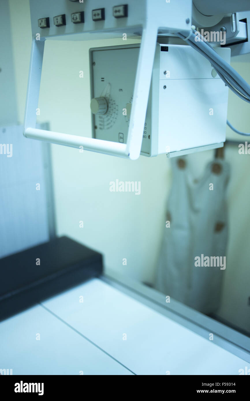 X-ray radiography scan machine in hospital clinic scanning room Stock ...