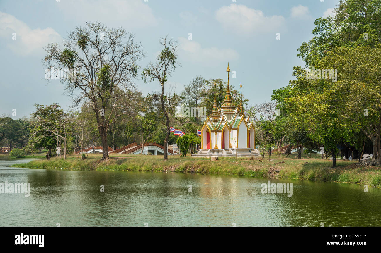 Small temple by lake, Rama Park, Ayutthaya, Thailand Stock Photo - Alamy