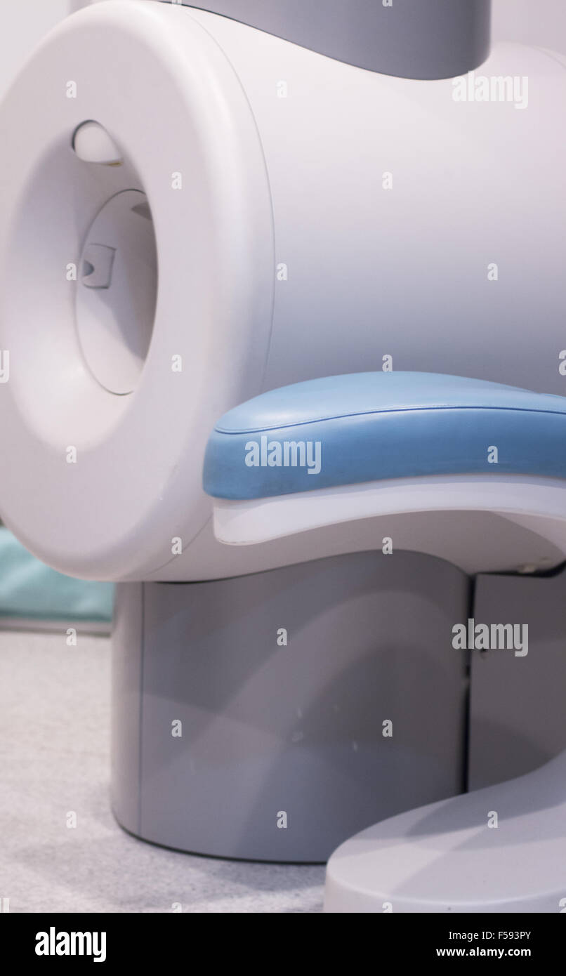 Fully open high field Magnetic Resonance Image MRI CAT scan scanner ...