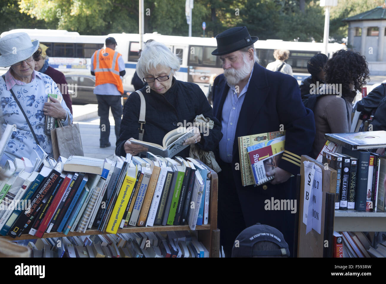 Public fundraiser hi-res stock photography and images - Alamy
