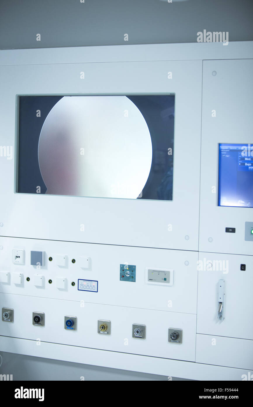 Traumatology orthopedic surgery hospital emergency operating room ...