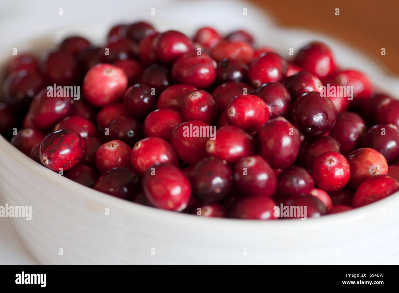Close up uncooked cranberries hi-res stock photography and images - Alamy