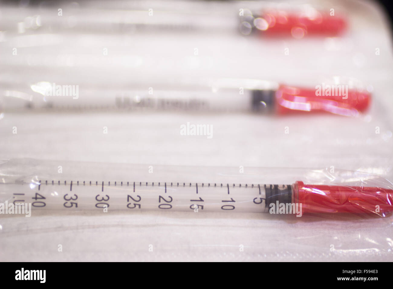 Pet cat and dog insulin injection syringes sealed in plastic with red ...