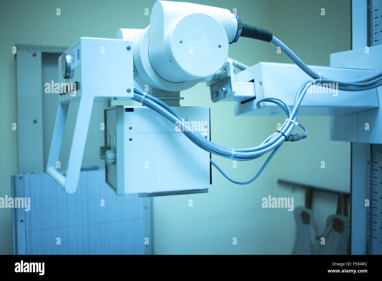 X-ray radiography scan machine in hospital clinic scanning room Stock ...